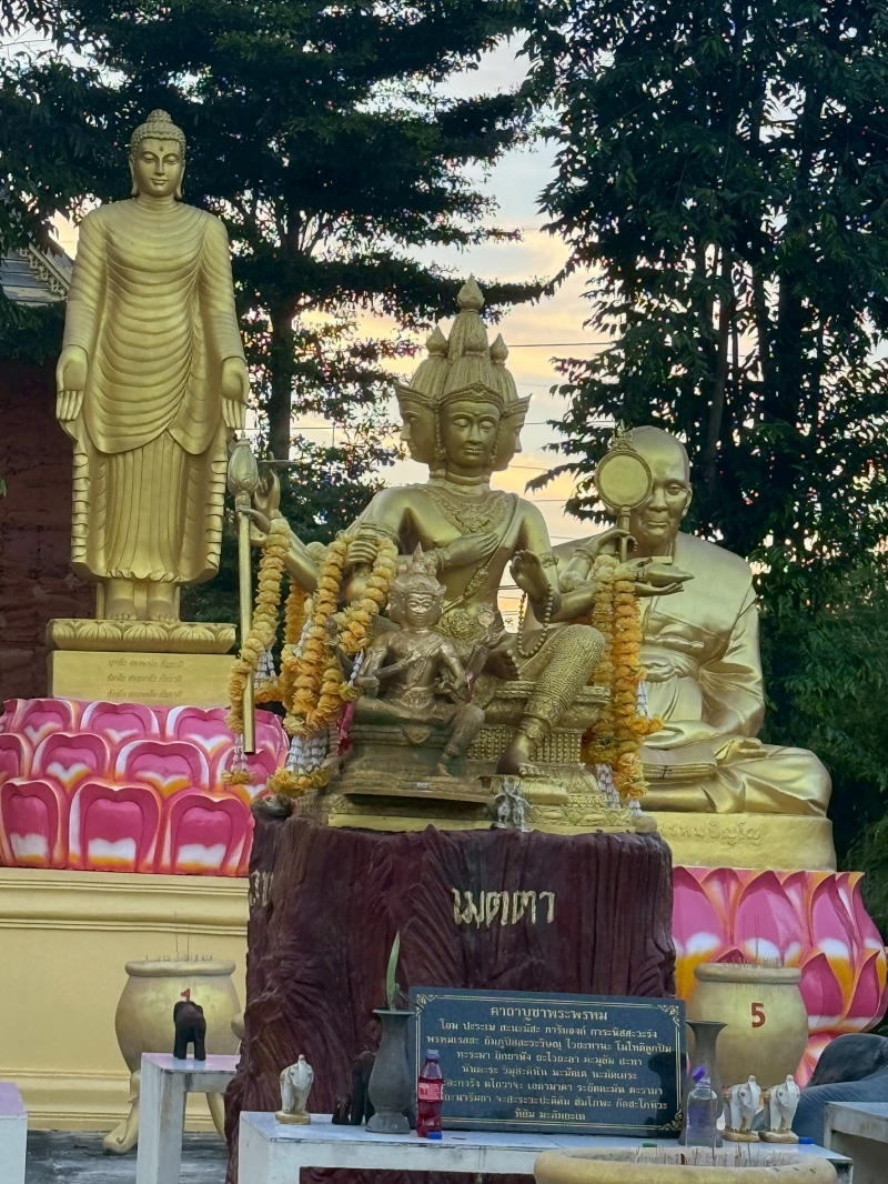 แปะพิกัดสายมู ขอพรชีวิตปังรับปีใหม่ 2026 ครบจบในที่เดียว ณ วัดสันติวรคุณ (สะเดา) || Hatyaifocus.com