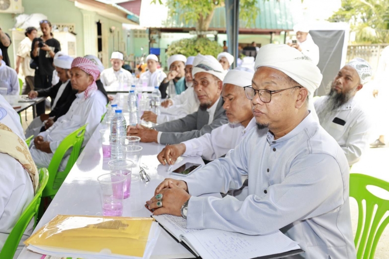 สงขลา | ศอ.บต.จับมือสมาคมสถาบันศึกษาปอเนาะ 5 จังหวัดชายแดนใต้ ผนึกกำลังไม่เอาพืชกระท่อม-ยาเสพติด ...