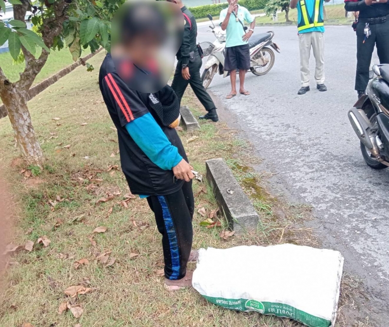 ทุ่งตำเสา | รวบโจรสาว ขโมยเหล็กบานพับเฟอร์นิเจอร์-กระดาษลัง พร้อมของกลางกว่า 3 กระสอบ ...