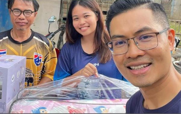 หาดใหญ่ | ชาวมาเลเซียซึ้ง ชื่นชมน้ำใจคนหาดใหญ่ ช่วยนักศึกษาเกือบ 40 ชีวิต รอดพ้นวิกฤติน้ำท่วม ...