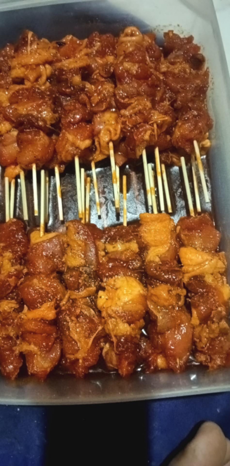 รัตภูมิ | เตือนภัย โจรตระเวนเดินตามหน้าบ้าน ก่อนย่องลักไก่ย่างที่แม่ค้าเตรียมไว้ขายไปจนเกลี้ยง ...