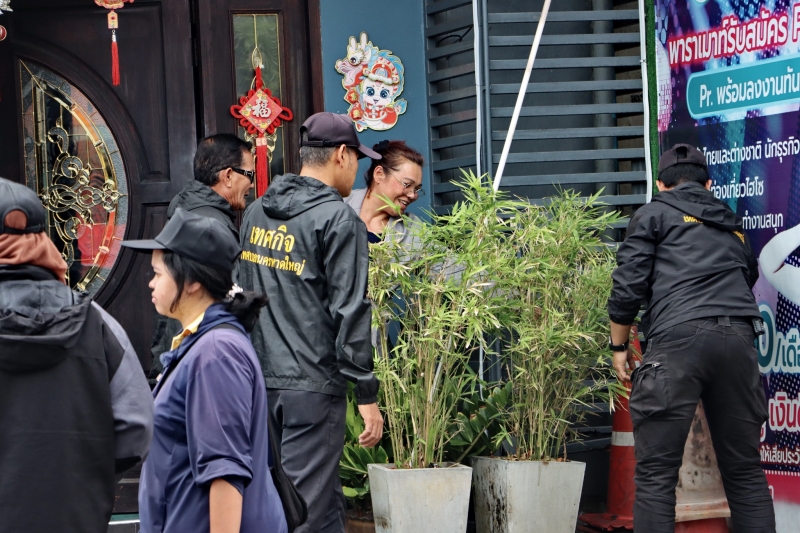 หาดใหญ่ | รุกต่อเนื่องทวงคืนทางเท้าให้ประชาชนถนนฉัยยากุลอุทิศ (ชีกิมหยง) จนถึงสามแยกตัดถนนหอยมุก ...