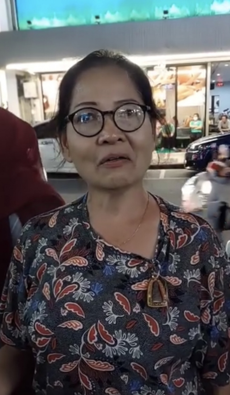 หาดใหญ่ | ชื่นชมน้ำใจสองสามีภรรยาเก็บโทรศัพท์ส่งคืนลูกค้าชาวต่างชาติ สร้างความประทับไม่น้อย ...