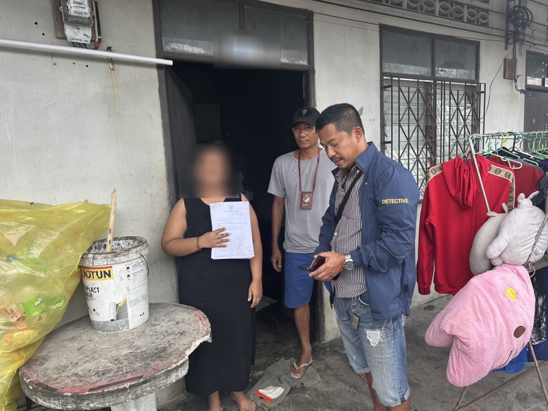 หาดใหญ่ | ชุดตะวันรวบสาวหาดใหญ่ ในบ้านพักหนีหมายจับคดียาบ้า กว่า 3 คดี || Hatyaifocus.com