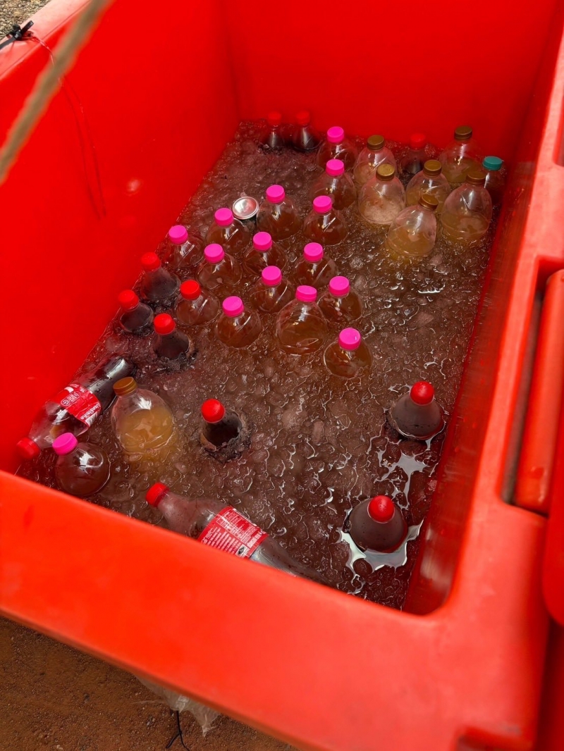 หาดใหญ่ | ปกครองหาดใหญ่ลุยจับน้ำกระท่อม พร้อมยาแก้ไอตั้งขายริมถนนจำนวนหลายขวด || Hatyaifocus.com