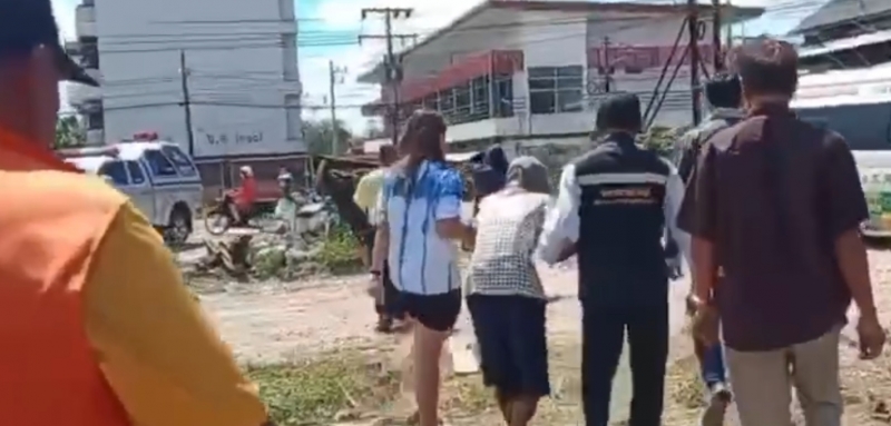 หาดใหญ่ | ยายวัย 80 ปี น้อยใจลูกชาย ปีนเสาส่องไฟสปอร์ตไลท์สูงกว่า 20 เมตร || Hatyaifocus.com