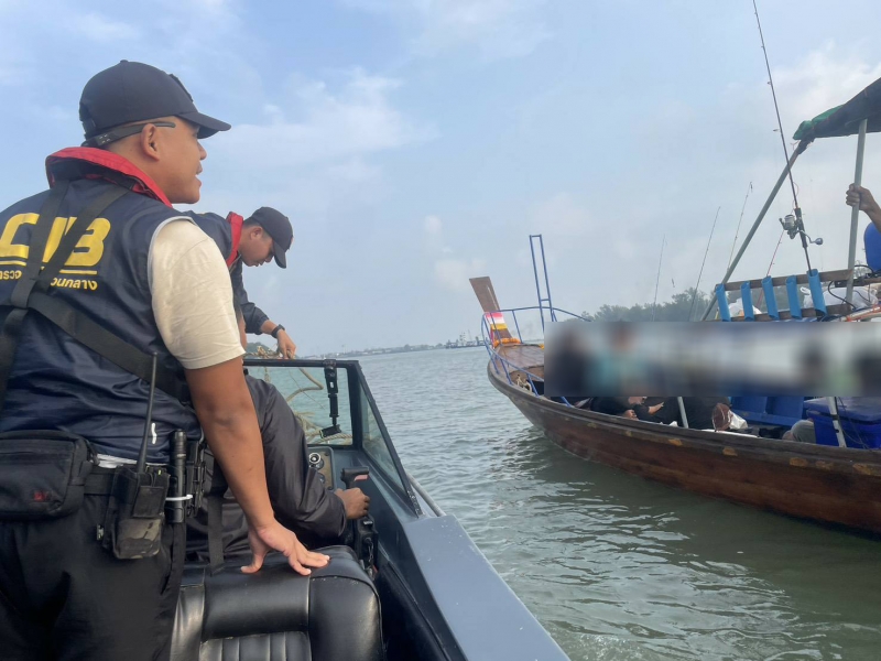 สงขลา | ปรับ 2,000 บาท ลักลอบเดินเรือโดยไม่มีใบอนุญาต ร่องน้ำสงขลาฐานทัพเรือภาค 2 || Hatyaifocus.com