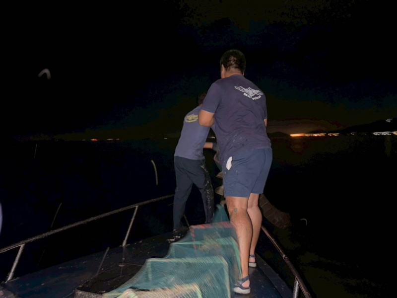 เกาะยอ | ยึดลอบพับได้หรือไอ้โง่ จำนวน 63 ลูก พร้อมไฟฉาย จำนวน 60 ดวง || Hatyaifocus.com