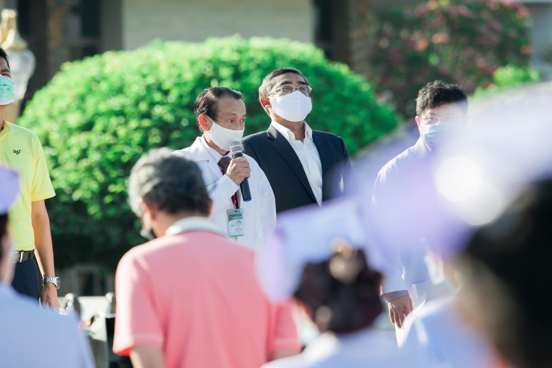 หาดใหญ่ | ช่วยเหลือกัน! ม.อ.หาดใหญ่ ส่งนักรบชุดขาวเข้าประจำการโรงพยาบาลสนามภูเก็ต วันนี้ (15/4 ...