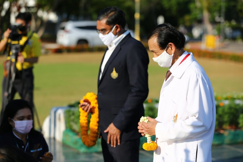 หาดใหญ่ | ช่วยเหลือกัน! ม.อ.หาดใหญ่ ส่งนักรบชุดขาวเข้าประจำการโรงพยาบาลสนามภูเก็ต วันนี้ (15/4 ...