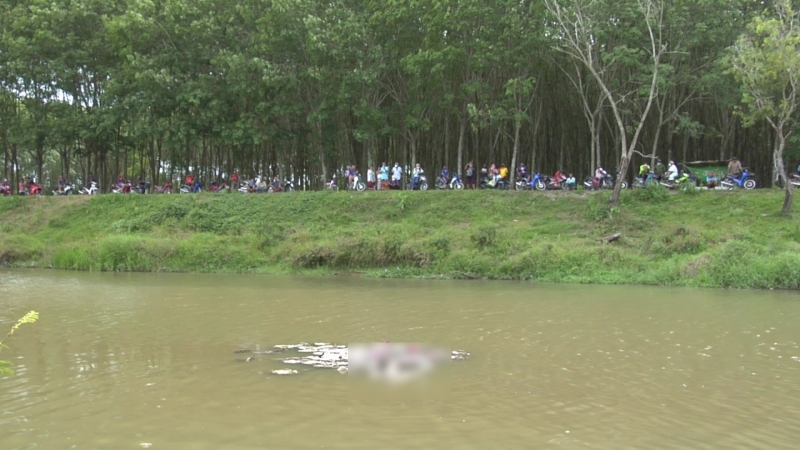หาดใหญ่ | พบศพชายนิรนาม เสียชีวิตลอยติดกอบัวกลางคลอง ร.4 || Hatyaifocus.com