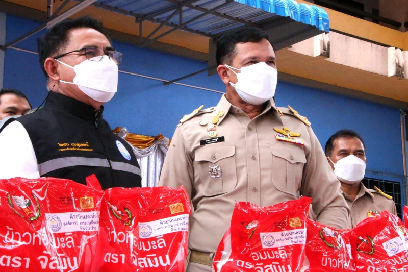 หาดใหญ่ | มอบข้าวสารสู้โควิด! ให้แก่ประชาชนผู้มีสิทธิจำนวนทั้งสิ้น 16,299 ครัวเรือน ...